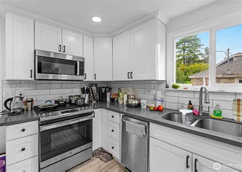 1051 And 1053 E 34th St Tacoma Wa 98404 Redfin