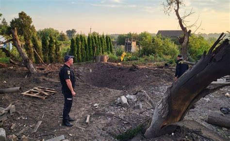 На Київщині через обстріл рф пошкоджені 10 будинків є поранені Вечірній Київ