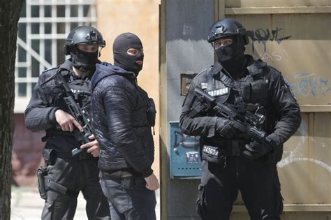 ММА бойци ултраси на Левски задържани за побоя над Слави Ангелов