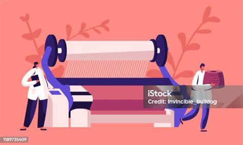 섬유 기계 제조 거대한 직조기 의 제어 패널 근처에 서 균일 한 공장 노동자 문자 는 천을 만드는 플랜트 시설 장비 만화 플랫 벡터 일러스트 베틀에 대한 스톡 벡터 아트 및