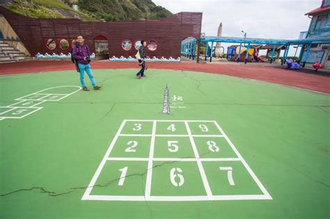 小时候跳格子的图 跳房子怎么跳 跳房子12个游戏图 大山谷图库