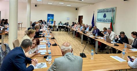 ИСС прие анализ за възможностите за улесняване на процедурите за достъп до пазара на труда на