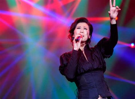 57歲葉倩文近況，被林子祥寵成公主，這才是嫁給愛情的模樣 每日頭條