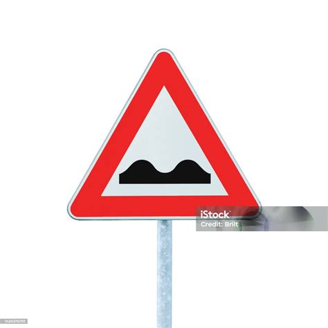 고르지 않은 도로 표지판 고립 된 빨간색 삼각형 프레임 회색 극 게시물 큰 상세한 수직 근접 촬영 흰색 배경 도로 표지판에 대한 스톡 벡터 아트 및 기타 이미지 Istock