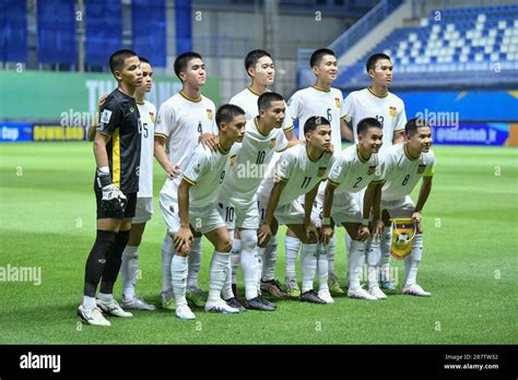 Laos Players Pose For A Group Photo Before Thethe Afc U17 Asian Cup Thailand 2023 Match Between