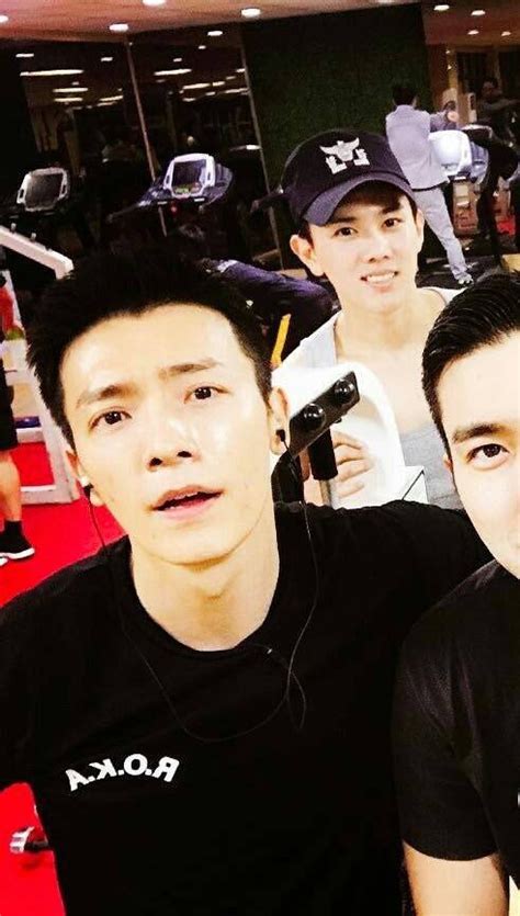 달님해 On Twitter Smpa가 왜 Roka를 입고있어 해명해ㅆㅂ