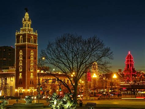 Plaza Lights Ceremony Returns For Century Old Holiday Tradition