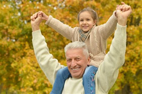 Nonno Con Il Nipote Immagine Stock Immagine Di Felice 37715553