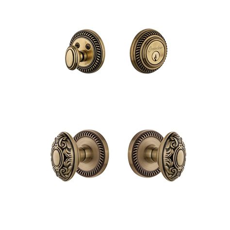 Newport Collection Newport Rosette With Grande Victorian Knob