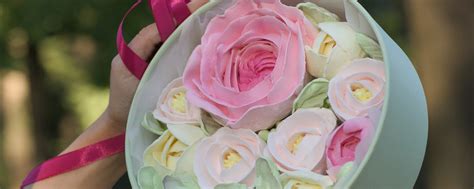 Букеты из зефира СПб Пушкин Зефирный ларец Всё же есть в мире десерты которые не устанут