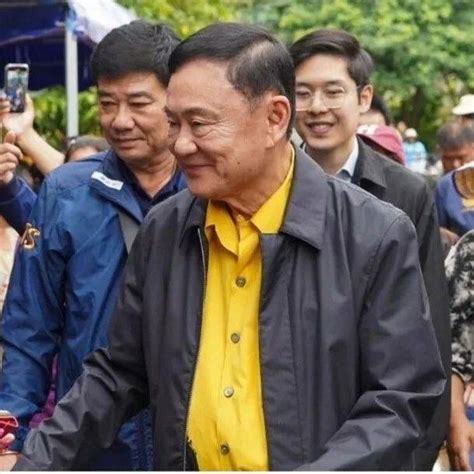 泰国前总理他信再次亮相！亲自下场为候选人“拉票” 电话 选民 乌隆