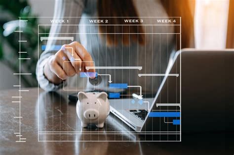 프로젝트 관리자가 작업하고 업그레이드 작업을 마일스톤 진행 계획과 Gantt 차트 스케줄링 다이어그램 비즈니스 트램 사무실에서