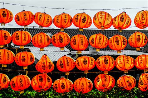 레일 벽에 걸려있는 중국인에 대한 축제의 빨간 종이 등불 0명에 대한 스톡 사진 및 기타 이미지 0명 도회지 랜턴 Istock