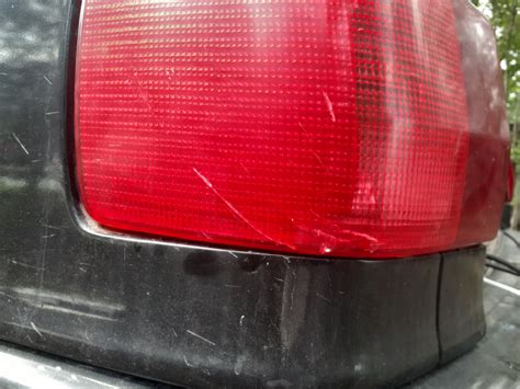 Заменил угловой фонарь увидел проблему — Audi 80 B4 2 л 1993 года своими руками Drive2