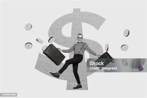 흥분 된 블랙 화이트 감마 할아버지 들고 돈 동전 가방을 들고 그린 배경에 고립 된 복합 콜라주 그림 65 69세에 대한 스톡 사진 및 기타 이미지 Istock