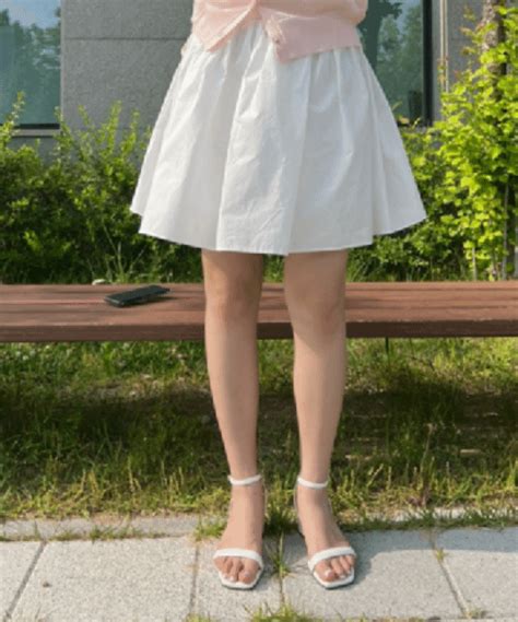 코튼 핀턱 플레어 미디스커트 Li스커트 아이보리 블랙 에이블리