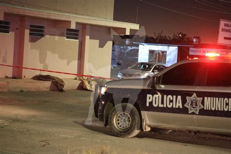 Muere Hombre Tras Sufrir Un Infarto Al Salir De Trabajar En Little Caesars Perro Chihuahua