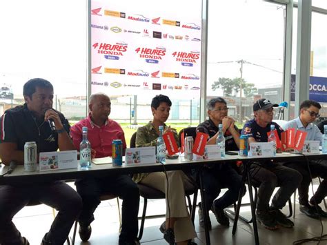 Motocross 4 Heures Honda Mathias Plantive Roule Avec Lucas Robert