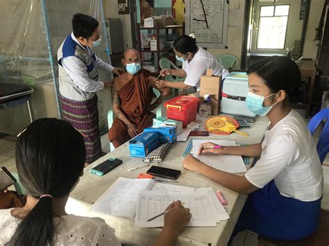 ကော့မှူး၌ သံဃာတော်များအား ကိုဗစ် ၁၉ရောဂါ ကာကွယ်ဆေးထပ်ဆောင်းထိုးနှံပေး Information And Public