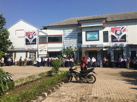 Minin Informasi Ratusan Pendaftar Ppdb Di Sman 28 Cisauk Antre Dari Subuh Serpong Update