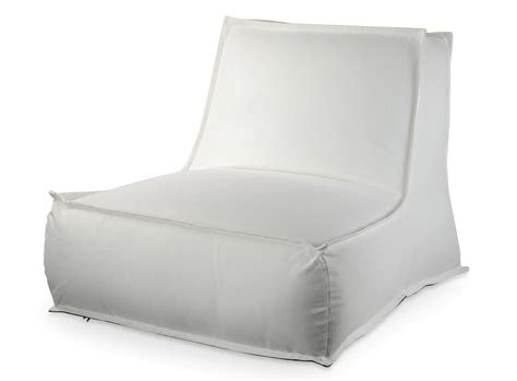 פוף כורסה איכותית לגינה ולמרפסת עמידה לתנאי חוץ מיוצרת בישראל דגם זואי בגוון לבן