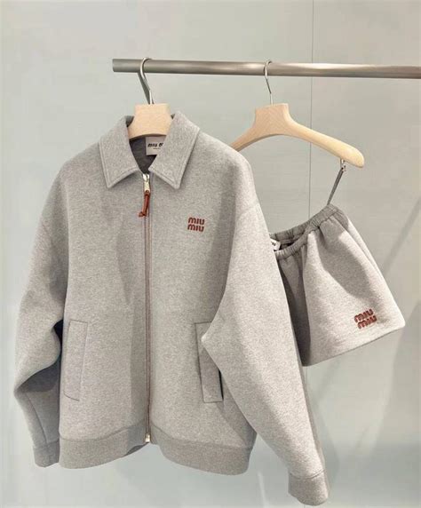 Костюм Miu Miu — ціна 5385 грн у каталозі Костюми зі спідницею Купити жіночі речі за доступною