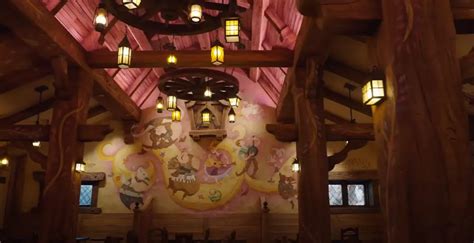 First Look Inside Disneys All New Snuggly Duckling Restaurant Chip And Company