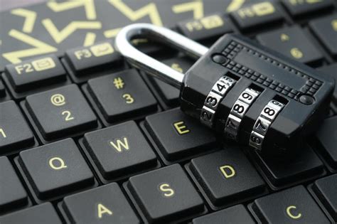 Premium Photo Close Up Of Padlock On Computer Keyboard