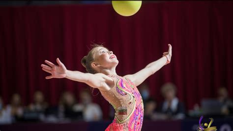 Стилияна Николова на финал на бухалки а Татяна Воложанина е финалистка на лента на СК в Пезаро