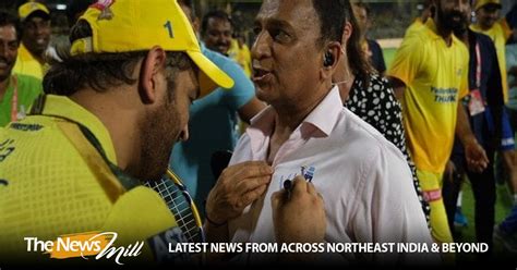 Ms Dhoni Signs Sunil Gavaskars Shirt Post Ipl Match Against Kkr