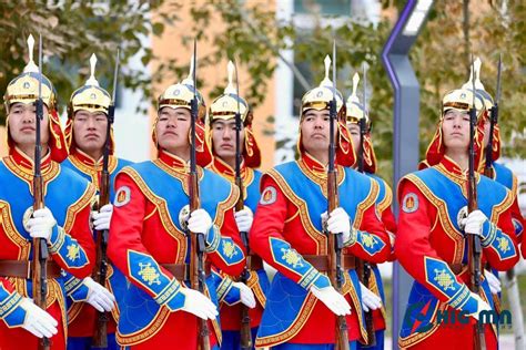 ЧИГ мн Энэ онд Төрийн хүндэт харуул 200 гаруй төрийн