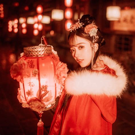 现代超级学霸一朝穿越成大小姐风华万千亮瞎众人狗眼 大小姐 风华 穿越
