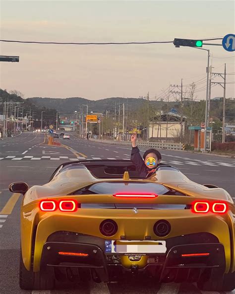 슈퍼카인플루언서 한우인플루언서 😂 몇년전 노래 제목그대로 가수 김건모 제목 잘못된만남 쇼윈도부부 Instagram