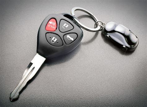 How Thieves Break Into Locked Cars And Key Fob Hack To Prevent It