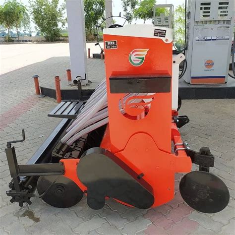 Automatic Iron Govindra Happy Seeder Number Of Tynes 9 Tyne 25 Hp At