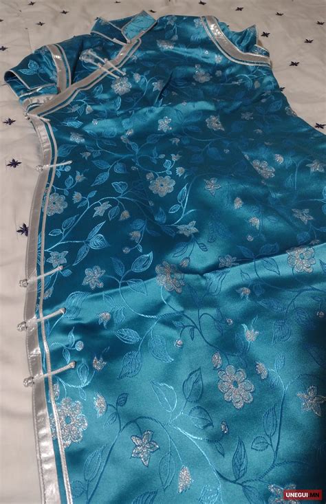 Эмэгтэй торгон дээл 100 000 ₮ №8899729 In УБ — Баянзүрх Дээл Sell Buy Ads On Unegui Mn