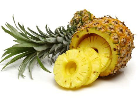 Descubre cómo pelar y cortar una piña natural ALDI