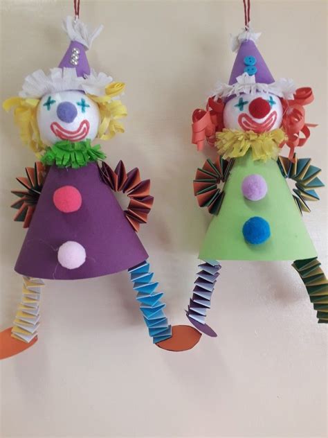 Paper Fan Girls Easy To Diy Chinese Folding Fans All You Need Is Paper And Glue This Is A Fun