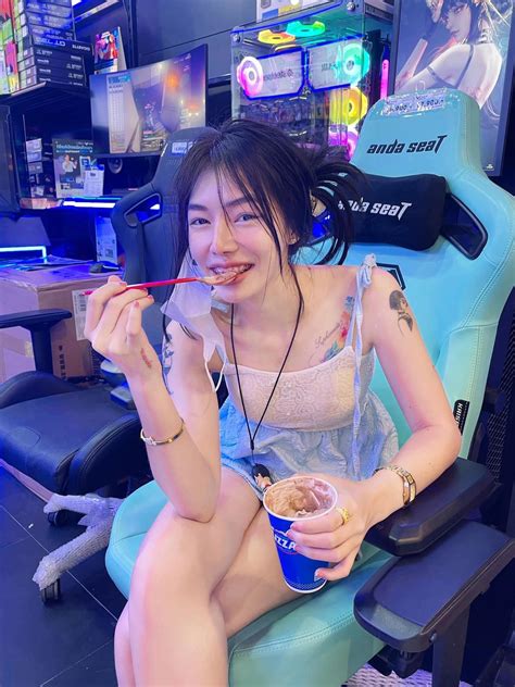 หลวงพี่จัสติน ต ร ว จ พ บ ส ต รี ม เ ม อ ร์ Facebook