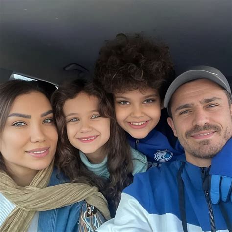 عکسی از وریا غفوری و خانواده‌اش که به تازگی منتشر شده همه درباره