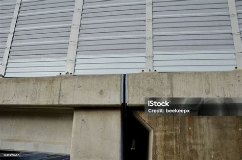 고속도로 교량 확장 조인트로 도로와 연결 조인트는 고무 충전재로 채워져 있습니다 교량 응력 및 철근 콘크리트 팽창 금속