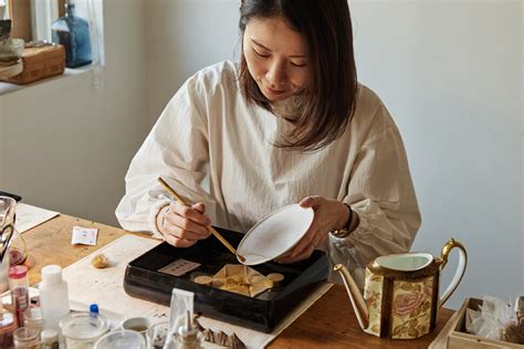 깨진 그릇 수선하며 내 마음도 고칩니다 Esc