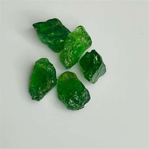 27 Carats Natural Raw Tsavorite Garnets For Faceting Gemstones Finder