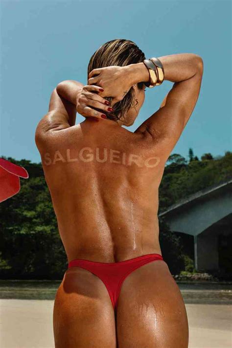 Musa Do Salgueiro Fl Via Alessandra Faz Topless E Ousa De Fio Dental Veja Famosos