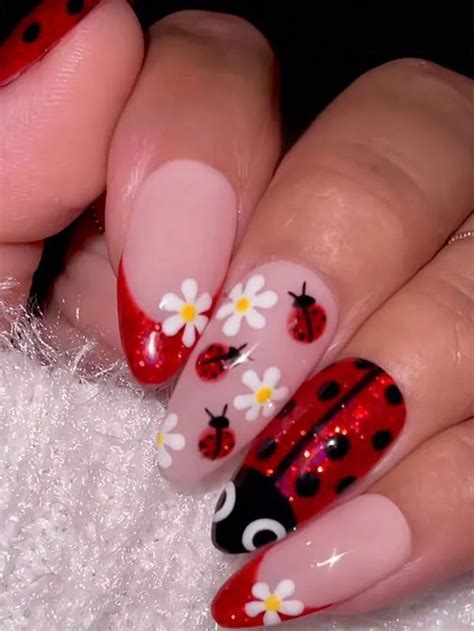 ژلیش ناخن دخترانه کیوت جدید 2025؛ طرح هایی که امسال ترنده 💅