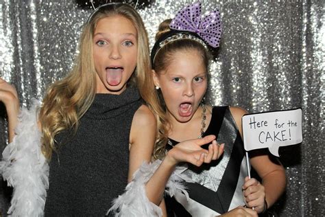 Flashing Lights Photo Booth Reviews Photos And Deals 2026