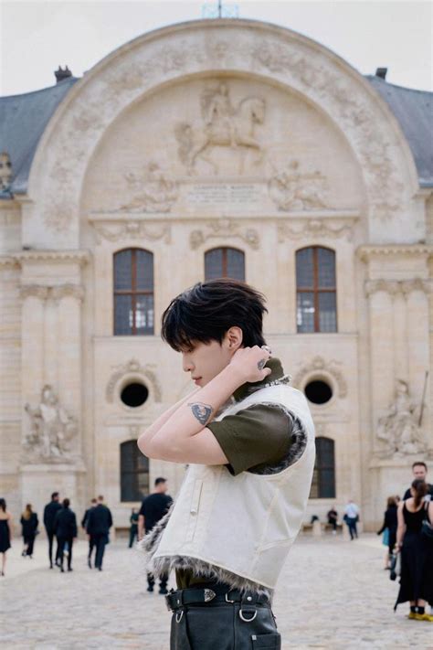 有被范丞丞adam0616 亮相givenchy 2024春夏男装大秀的look