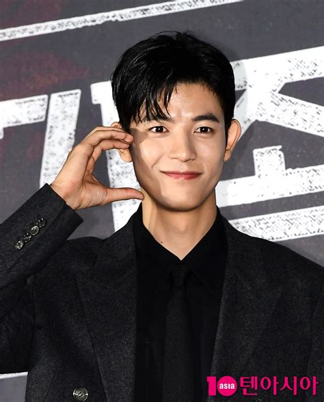 로몬 우월한 비주얼 완벽한 천재해커[ten포토 ]