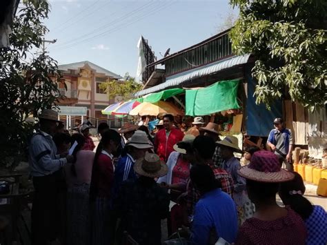 မင်းကင်းမြို့တွင် ရပ်ကွက်ရှိ ဒေသခံပြည်သူများအား စားအုန်းဆီများ ဈေးနှုန်းသက်သာစွာဖြင့် ရောင်းခ