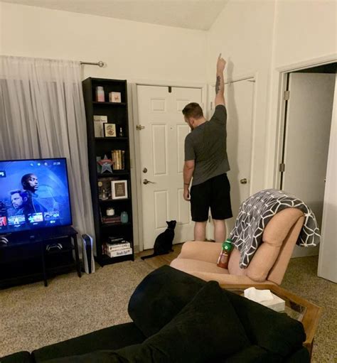 Crazy Cat Men Who Love Cats With All Their Hearts But Will Never Admit It DEFUSED